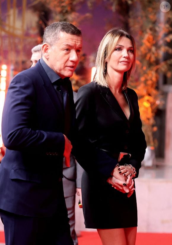 Dany Boon au bras de sa belle et jeune Clara Vello au Festival du film ...