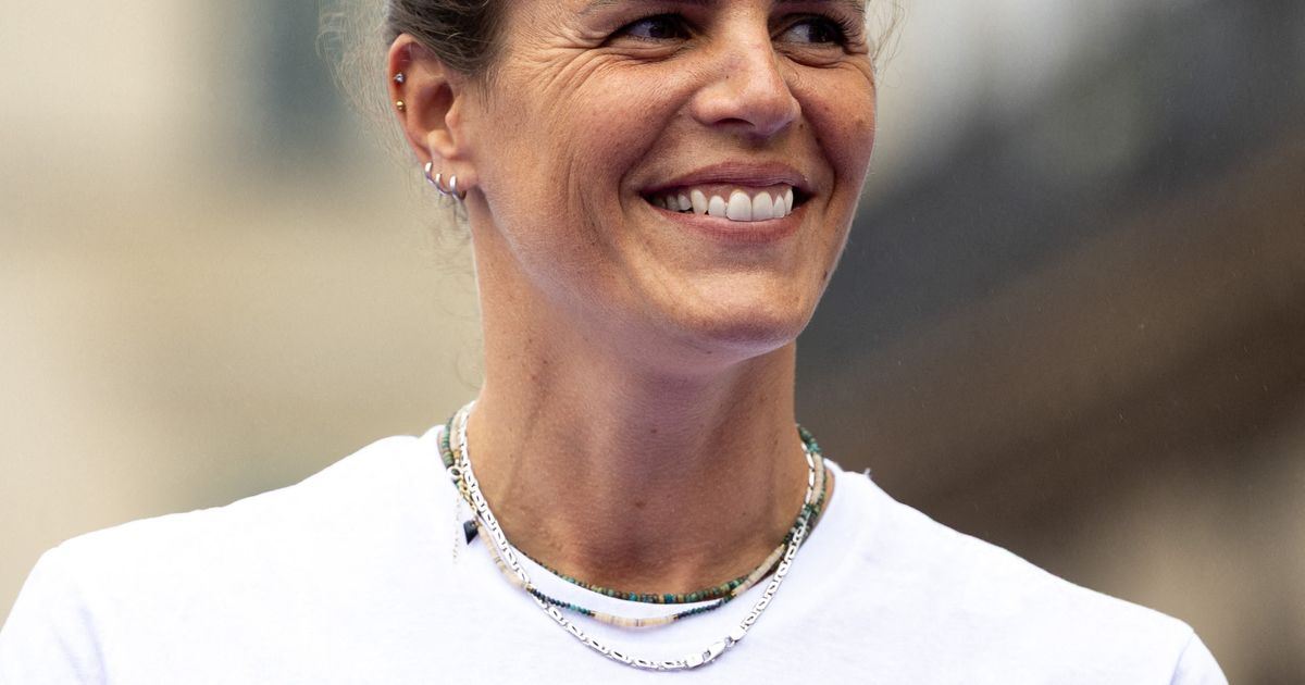 Pour ses 39 ans, Laure Manaudou apparaît avec sa fille Manon, presque ...