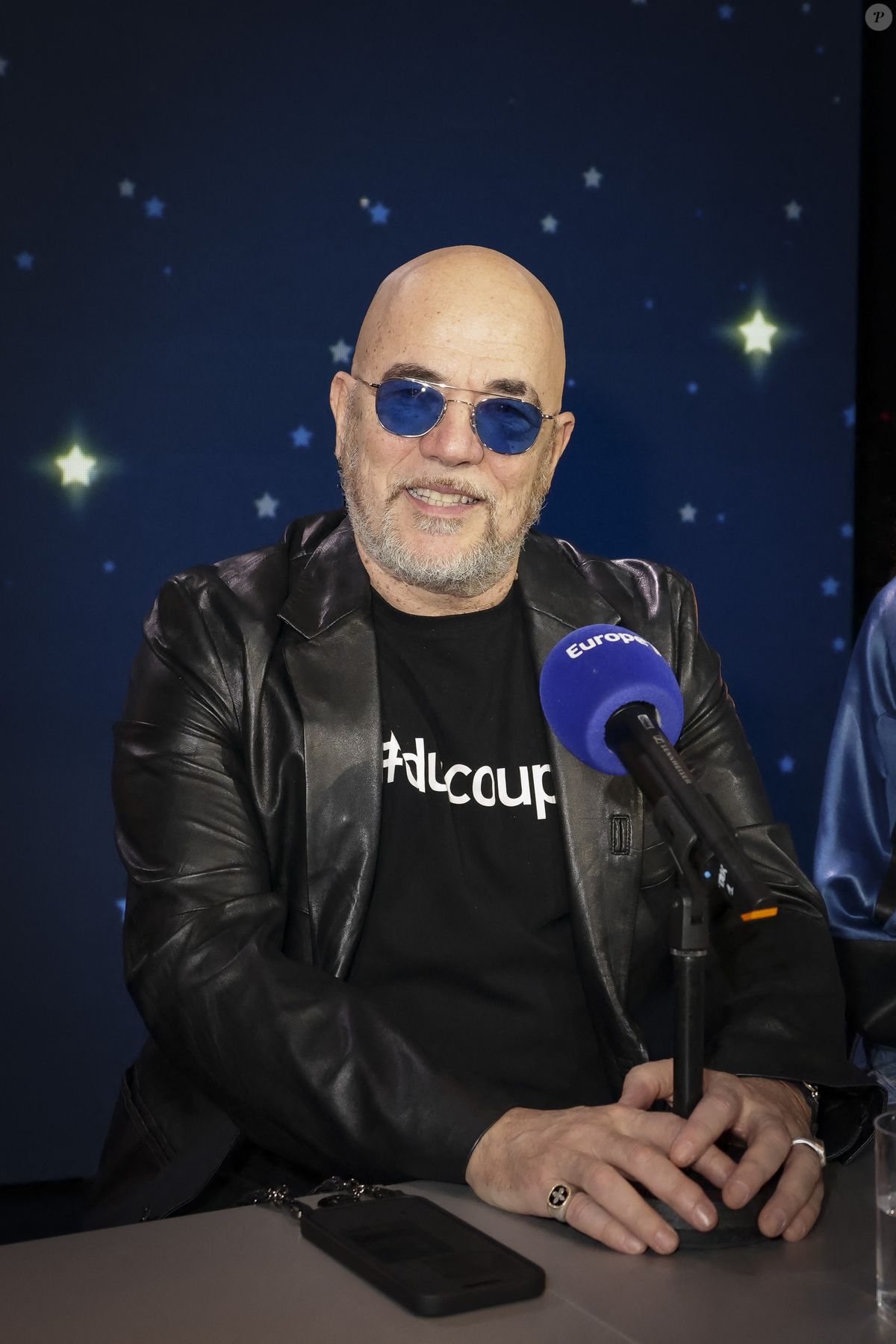 Photo : Le chanteur de 61 ans évoque ses douleurs physiques ...