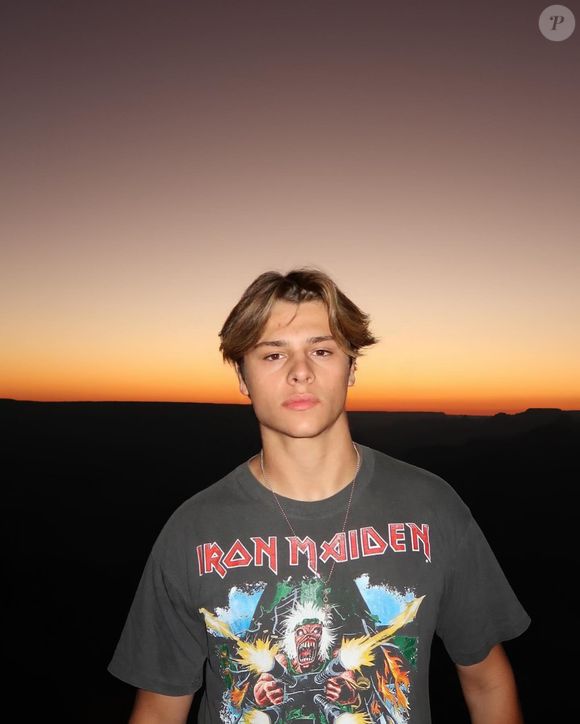 Cameron Smet, fils de David Hallyday et Alexandra Pastor, est le sosie ...