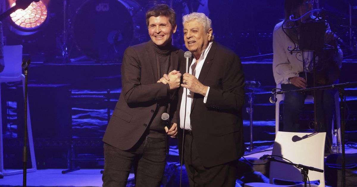 Thomas Sotto s'incruste au concert d'Enrico Macias pour relever un pari ...