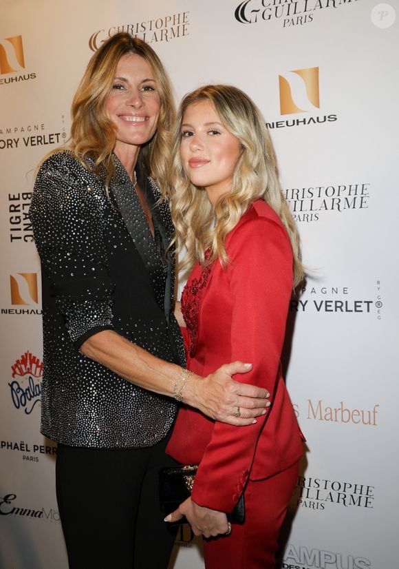Sophie Thalmann de sortie avec sa fille Charlie (20 ans), née de son ...