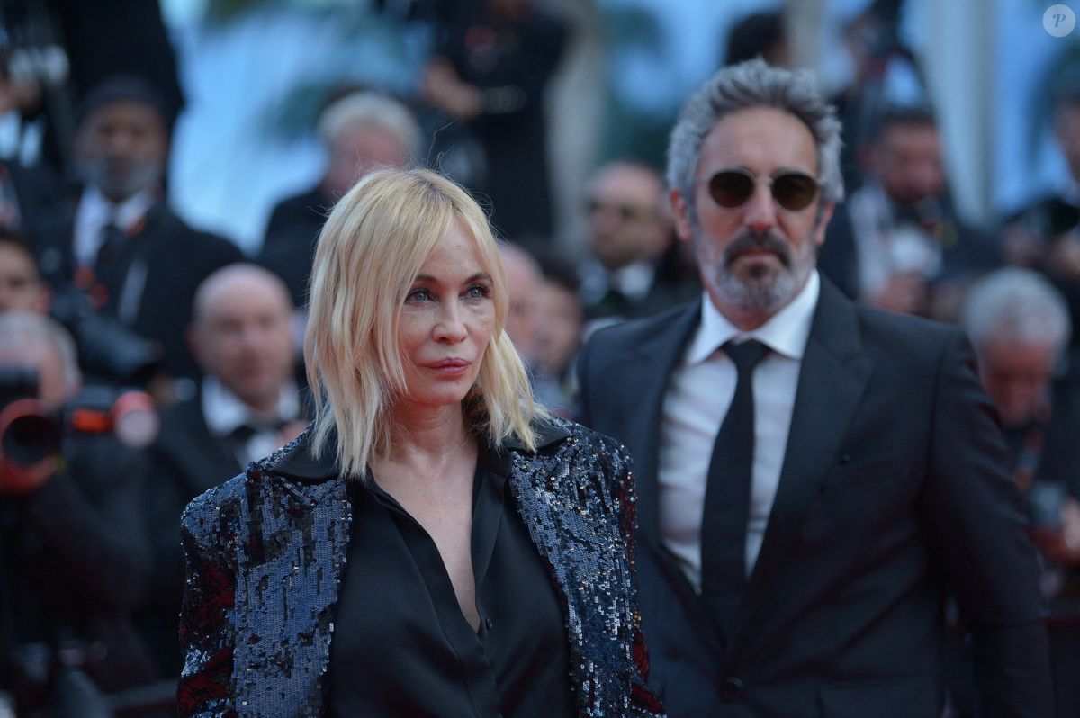 Photo : Emmanuelle Béart et son compagnon Frédéric Chaudier - Montée ...