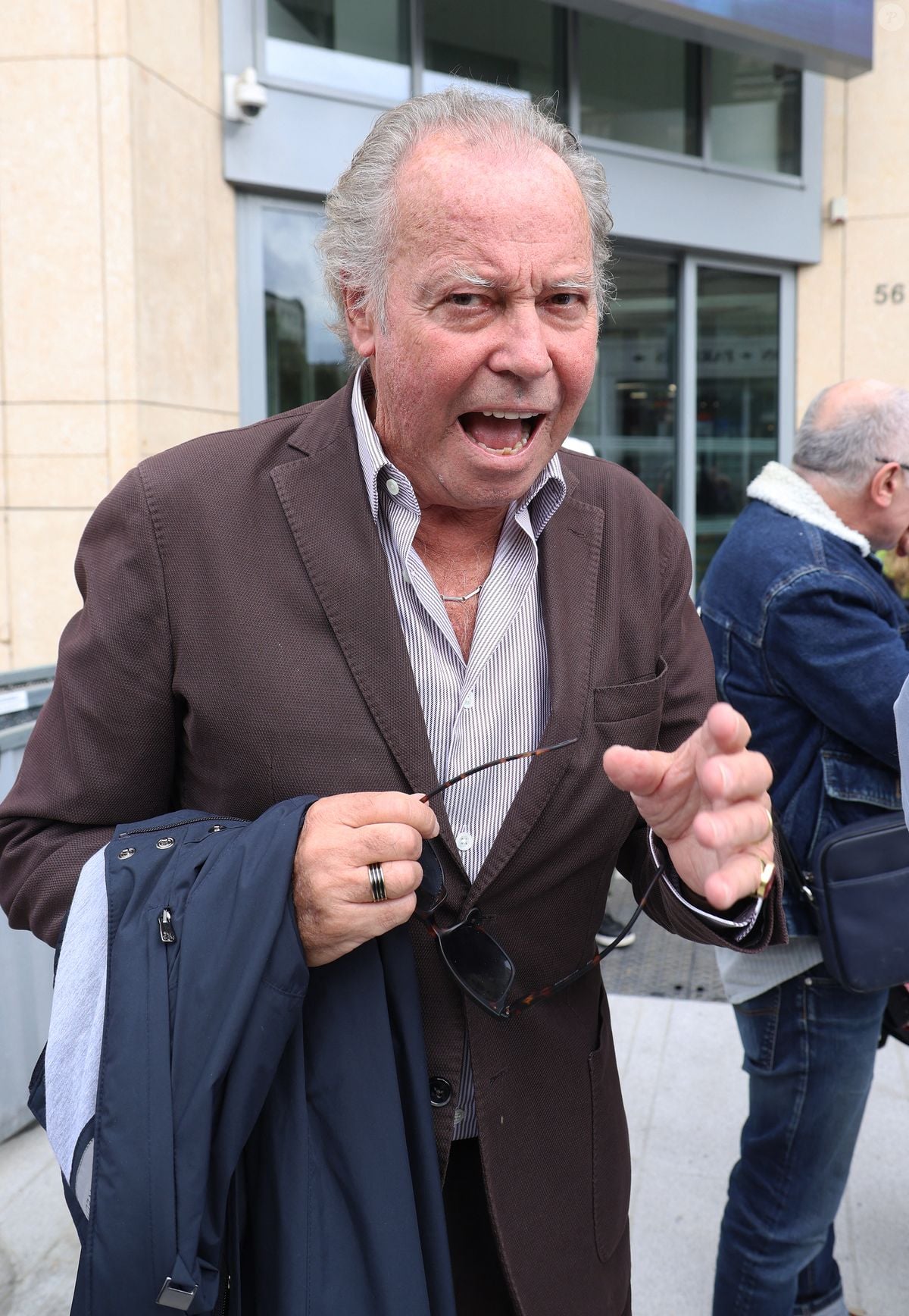 Photo : Exclusif - Michel Leeb à sa sortie des studios de RTL à Neuilly ...