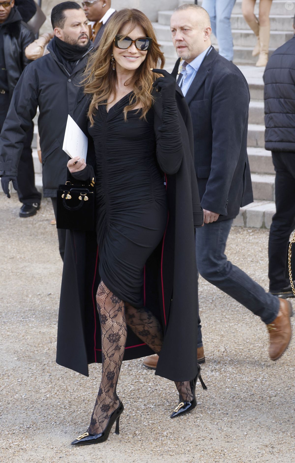 Photo : Carla Bruni au défilé Schiaparelli "Collection Haute Couture ...