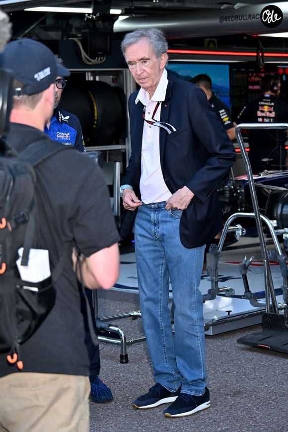 Photo : Bernard Arnault dans les paddocks du Formula 1 Louis Vuitton ...