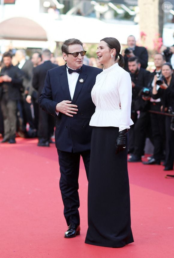 Juliette Binoche soutenue par sa fille Hannah, dont le père est Benoît ...