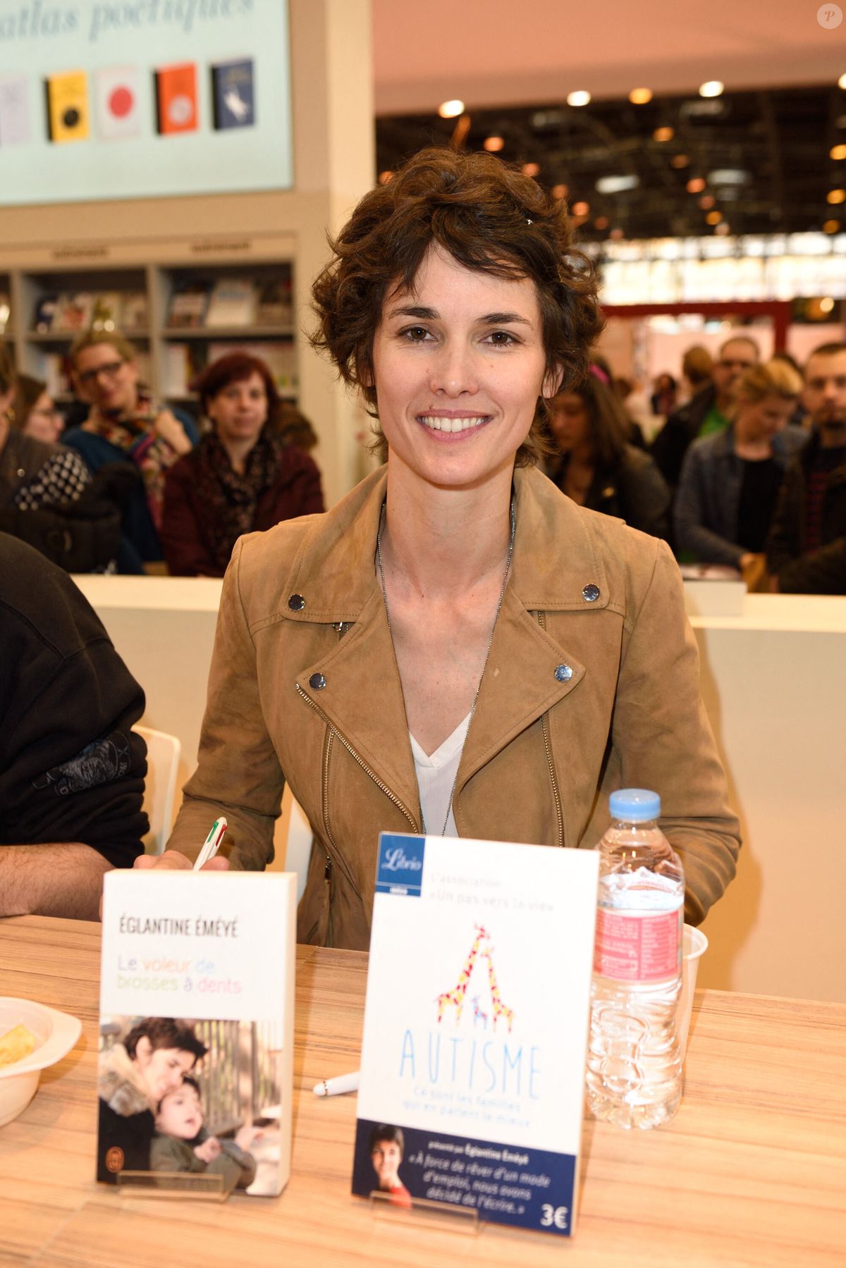 Photo : Malgré le deuil, Églantine Éméyé poursuit son combat pour faire ...