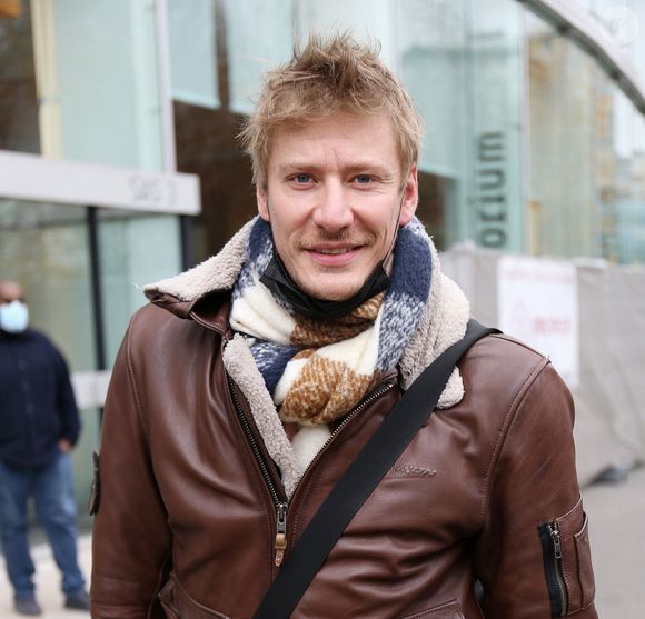 Gérémy Crédeville (Erica) a déménagé juste à côté de la 3e ville la ...