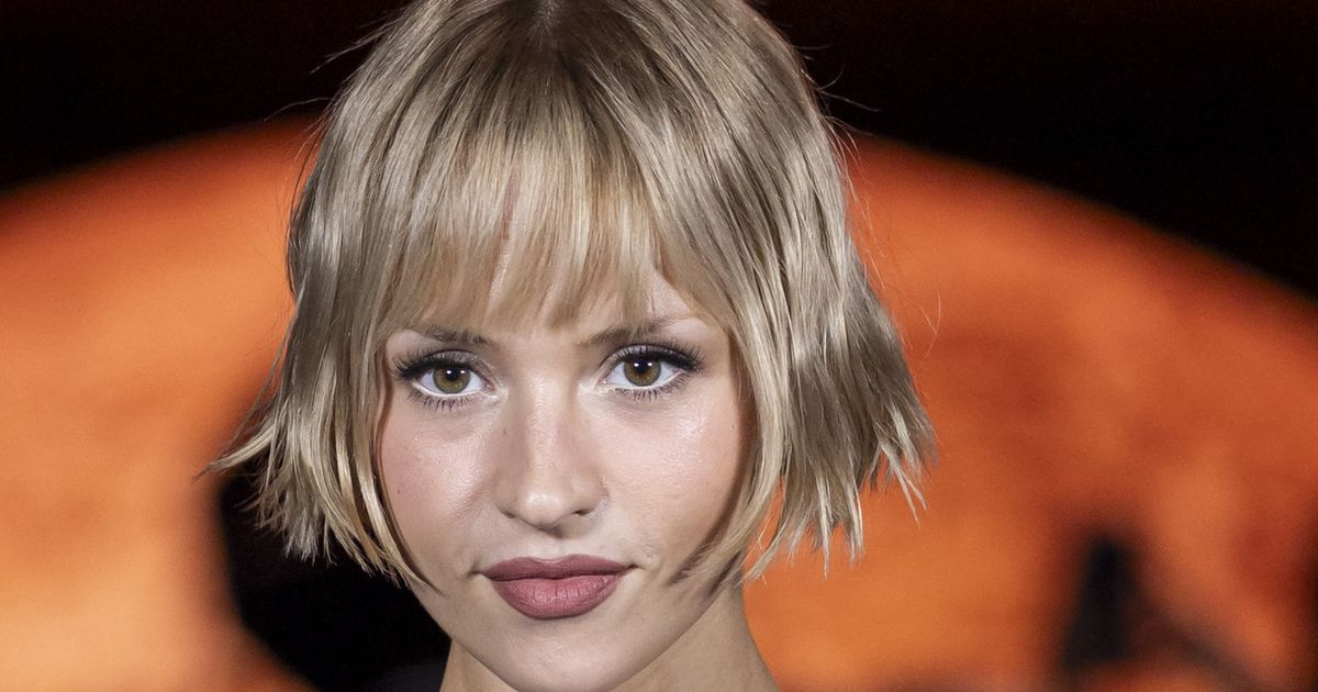 La chanteuse Angèle n'entend pas comme tout le monde, elle se confie ...