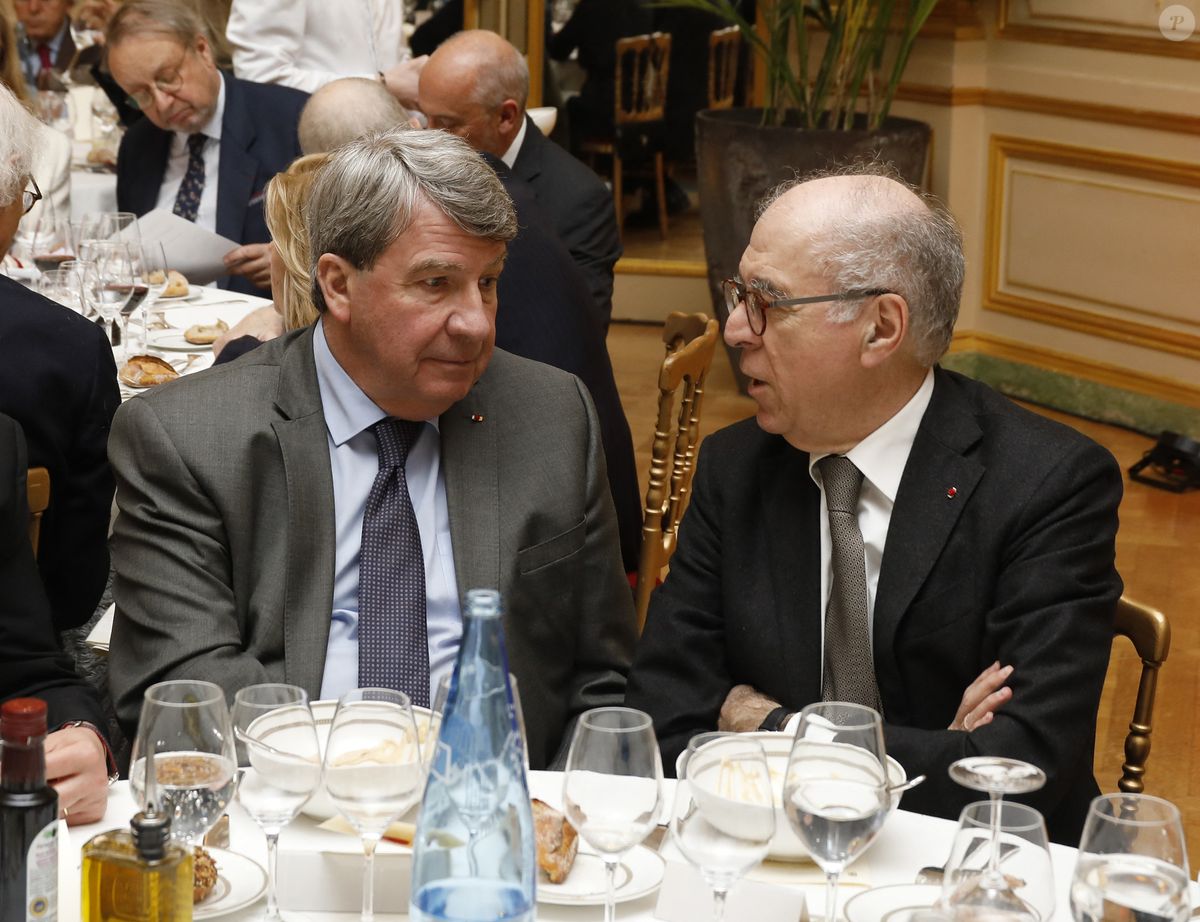 Photo : Exclusif - Xavier Darcos - Dîner du Cercle de la Revue des Deux ...
