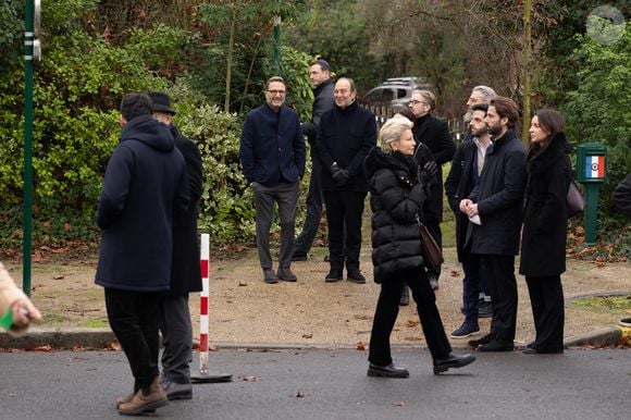 Obsèques de Claude Berda à Bagneux : Arthur et Xavier Niel présents ...