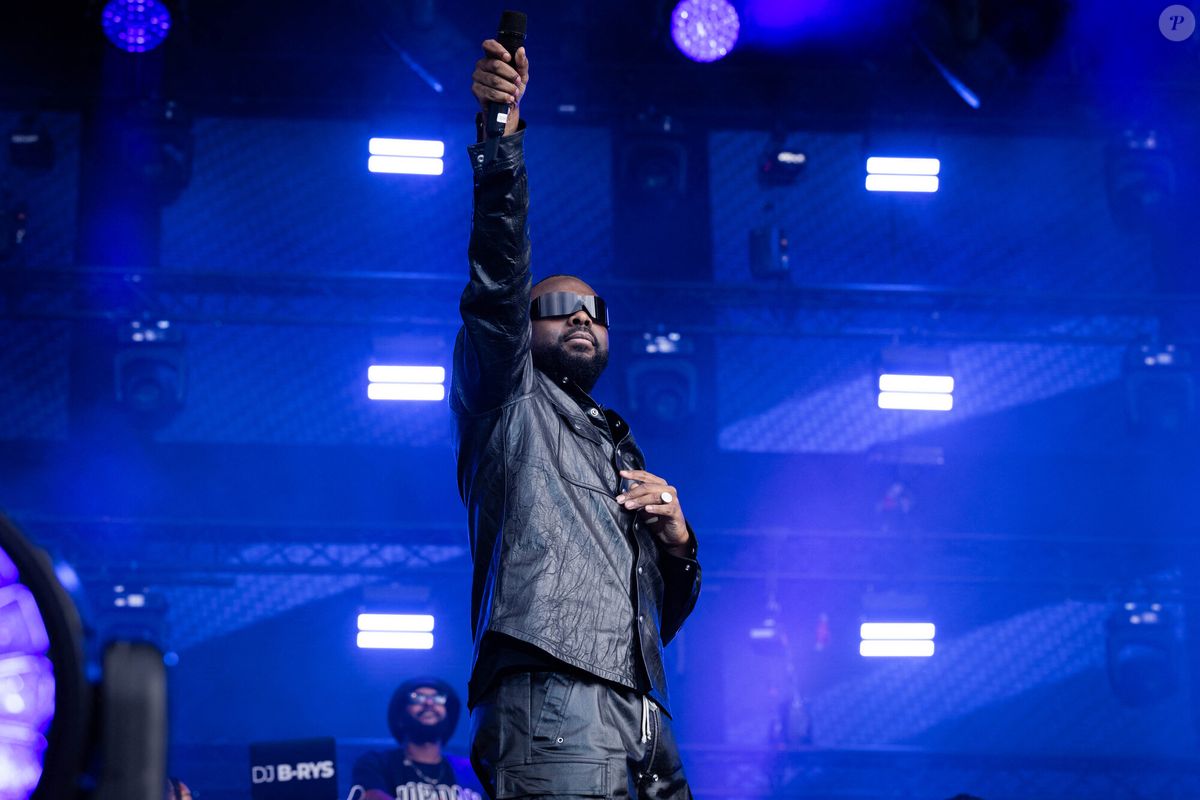 Photo : Sacré Artiste de l’année aux Victoires de la Musique 2025, Gims ...