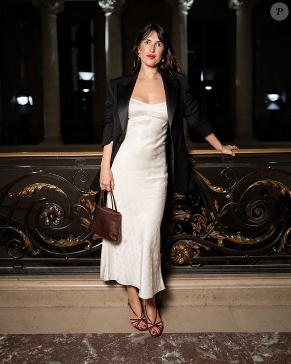 Jeanne Damas inaugure le Café en Rouje, un projet qui est inspiré de ...