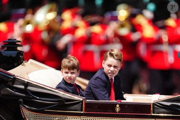 Pourtant si sage, la fille Kate et William, Charlotte surprend : À 10 ...