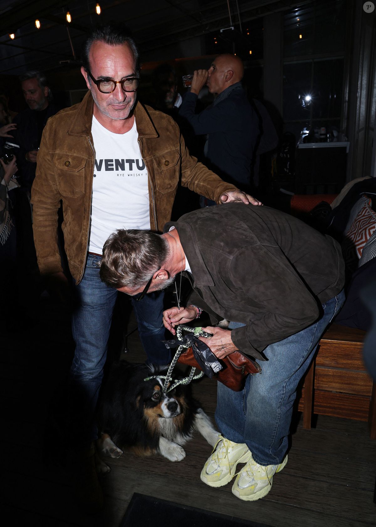 Photo : Jean Dujardin et Philippe Caverivière et son chien Virgil ...