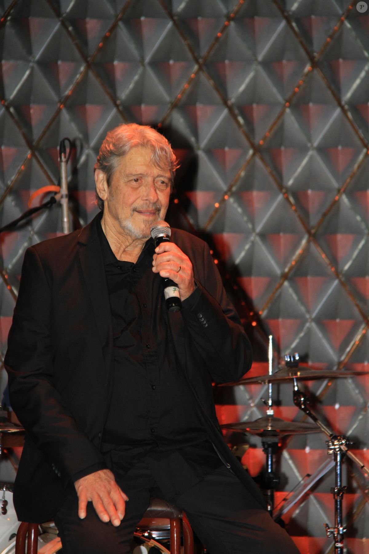 Photo : Dès la fin des années 1960, il chantera aux côtés de plusieurs ...