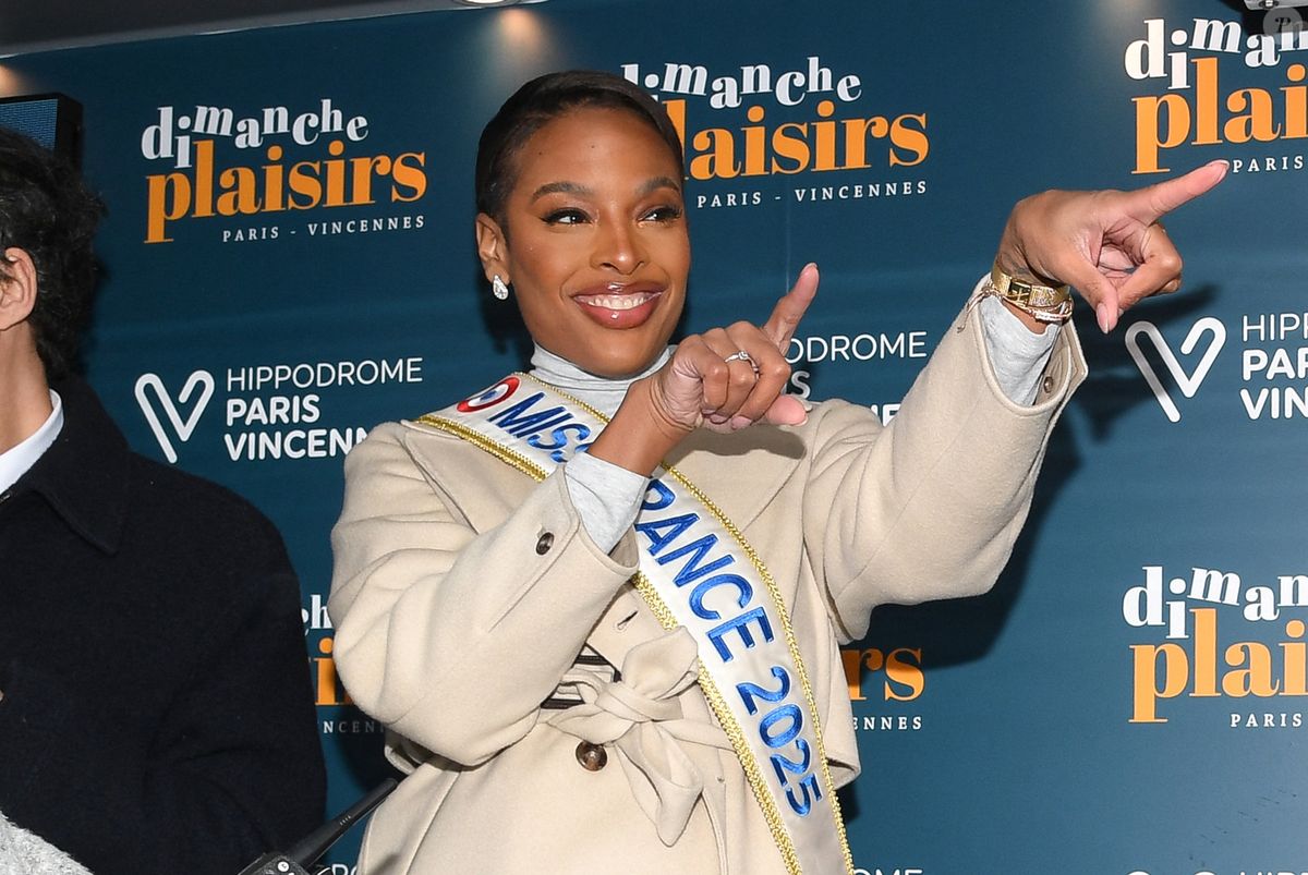 Photo : Angelique Angarni Filopon, Miss France presente a l Hippodrome ...