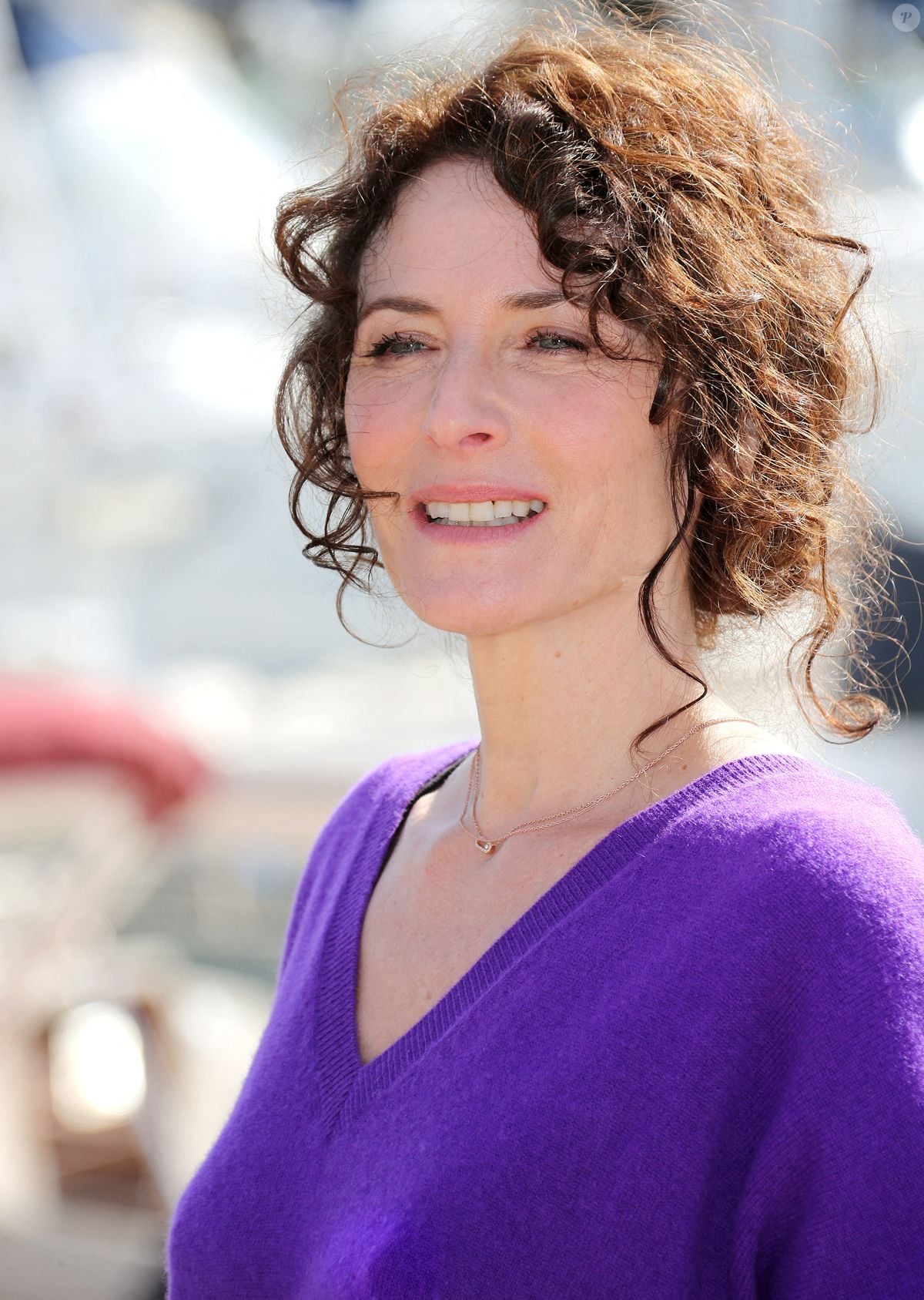Photo : Elsa Lunghini - Photocall de la série "Ici tout commence" lors ...