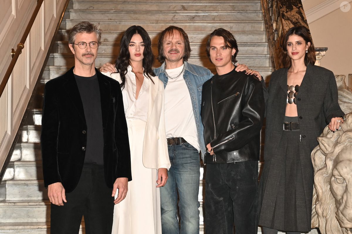 Photo : Kim Rossi Stuart, Deva Cassel, Tom Shankland, Saul Nanni et Benedetta Porcaroli, lors de ...