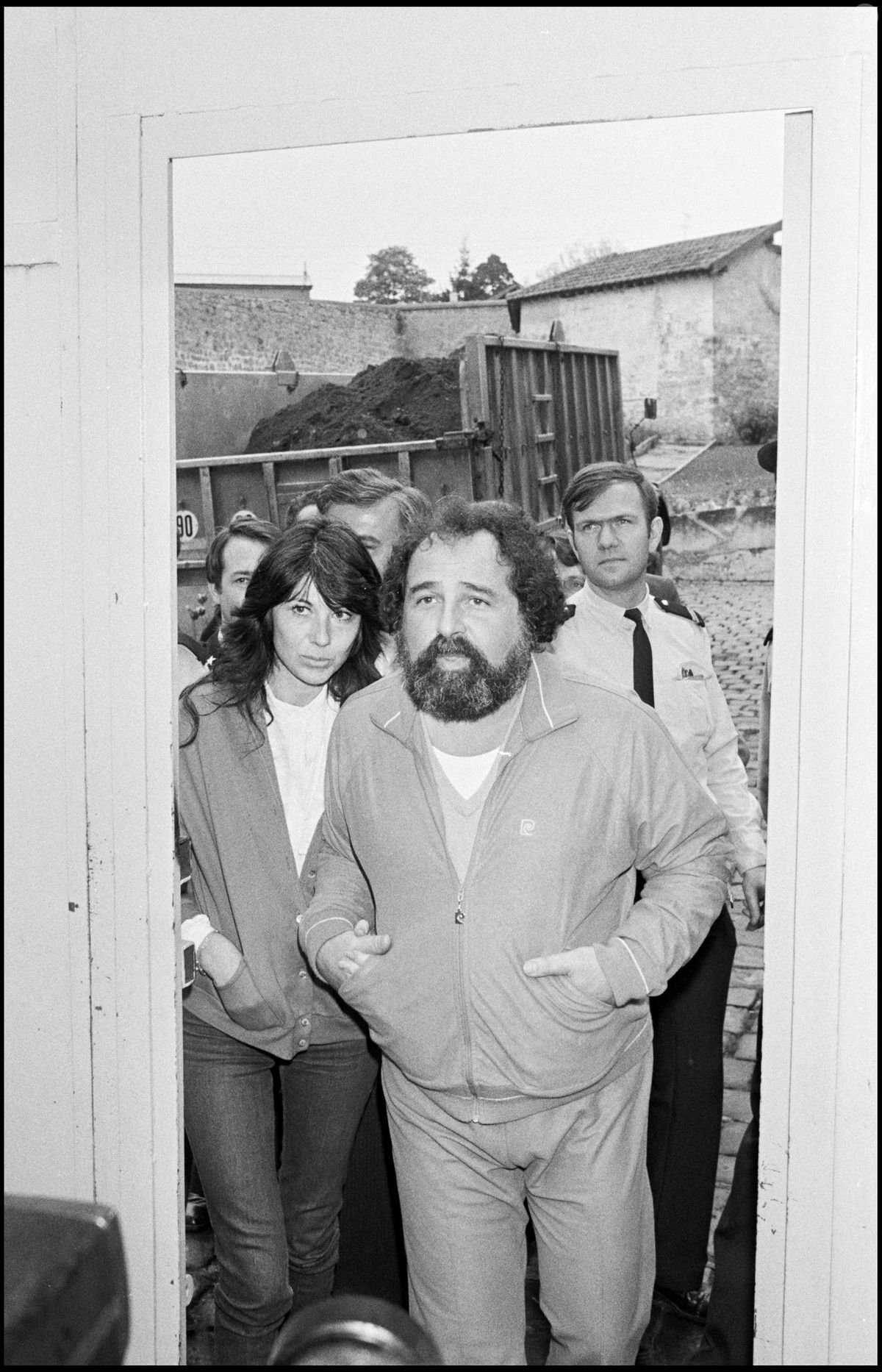 Photo : Archives - Richard Anthony et Sabine devant leur maison de la ...