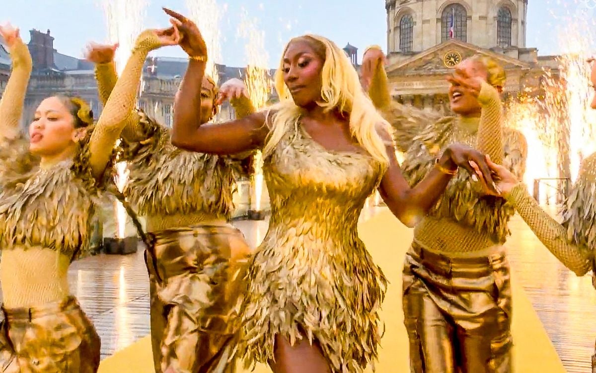 Photo : Aya Nakamura chante lors de la cérémonie d'ouverture des Jeux Olympiques (JO) de Paris ...