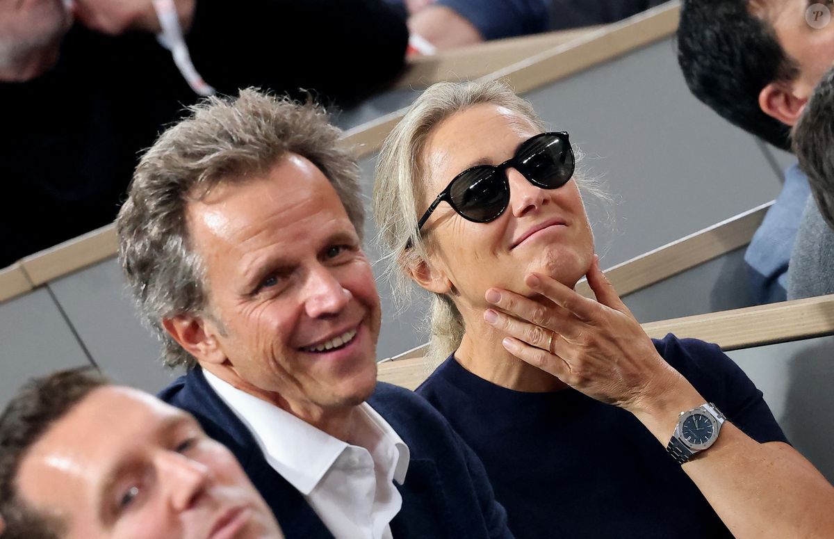 Photo : Anne-Sophie Lapix et son mari Arthur Sadoun en tribunes lors ...