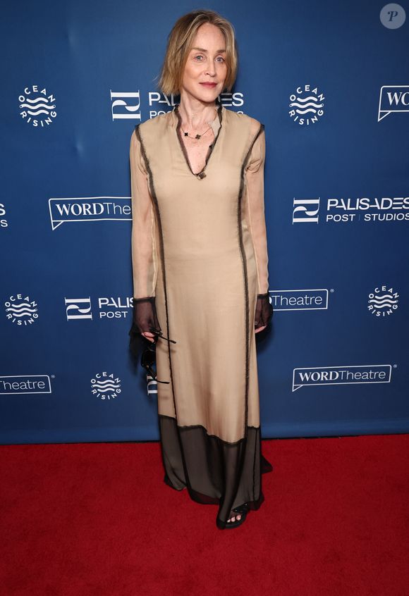 A 68 ans, Sharon Stone conserve sa silhouette athlétique grâce à sa ...