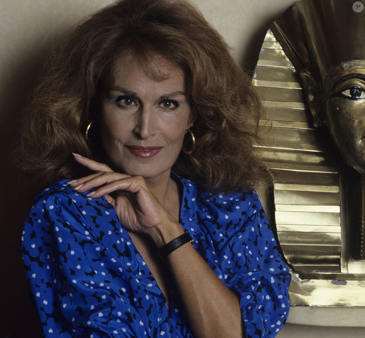 Photo : En France, à Paris, Dalida chez elle dans sa maison de ...