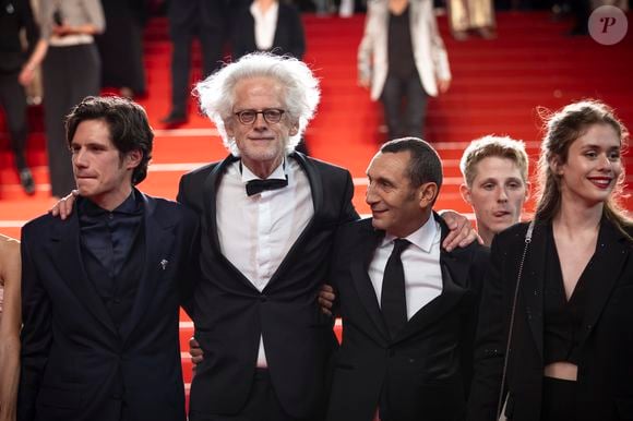 Cannes en famille, Julie Gayet rayonne avec son fils Ezéchiel, sosie de son père qui est loin d ...