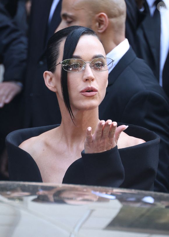 Photo : La chanteuse Katy Perry, venue sans son ex-compagnon Orlando ...