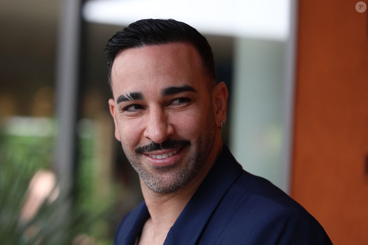 Photo : Adil Rami en tribune lors des Internationaux de France 2025 à ...