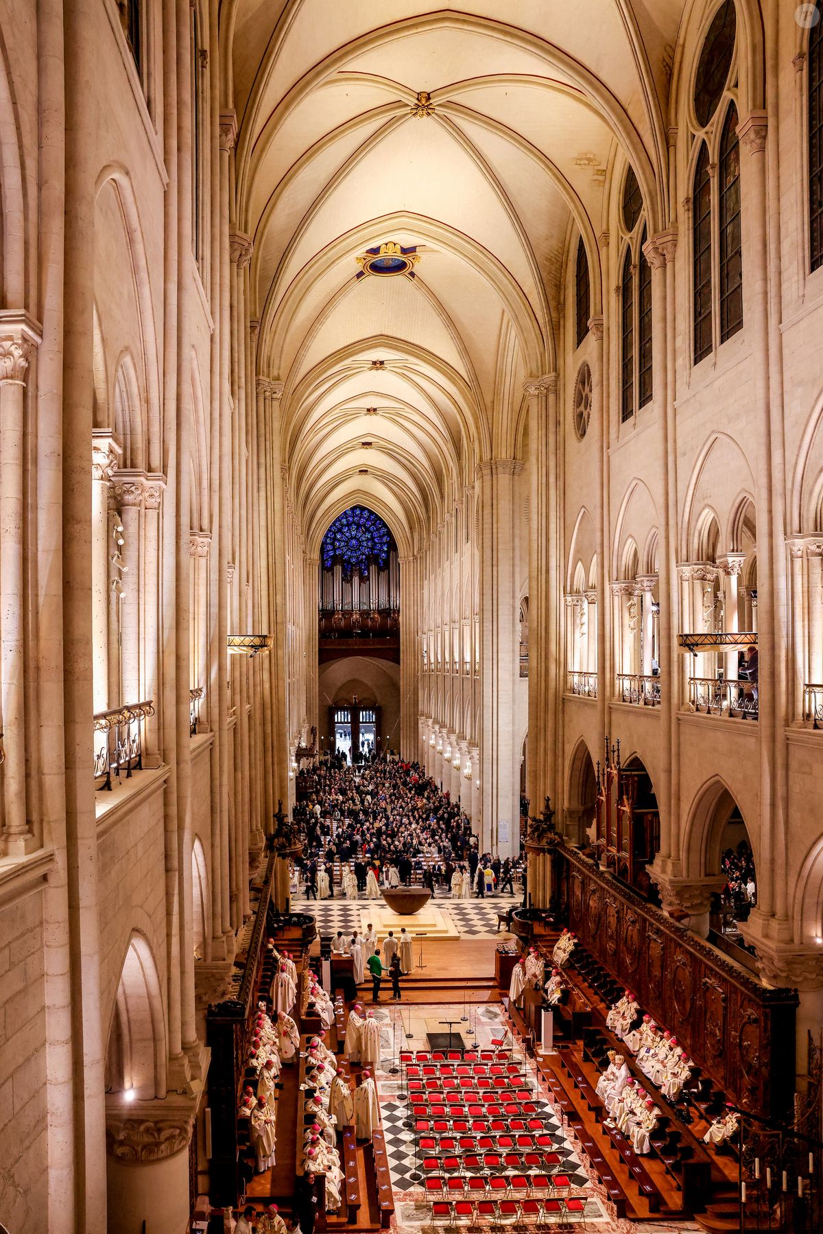 Photo : Première messe en présence de personnalités - Messe de ...