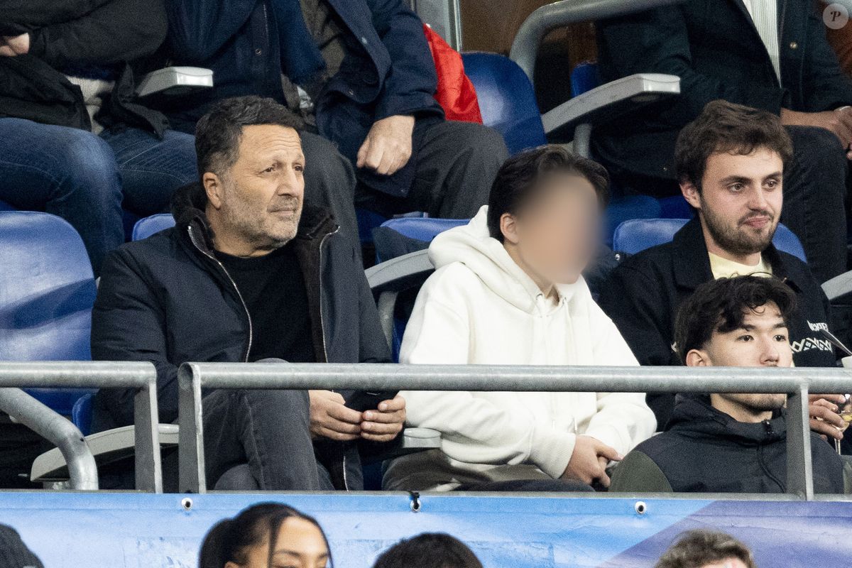 Photo : Arthur et son fils Aaron ont aussi été aperçus dans les ...