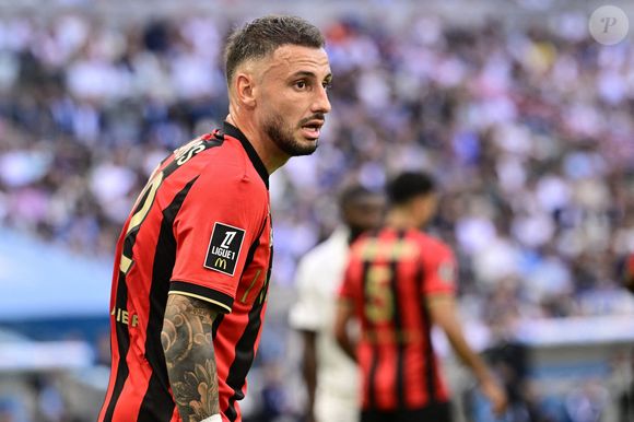 Jonathan Clauss s’est marié ! Mariage hivernal pour le footballeur de l ...