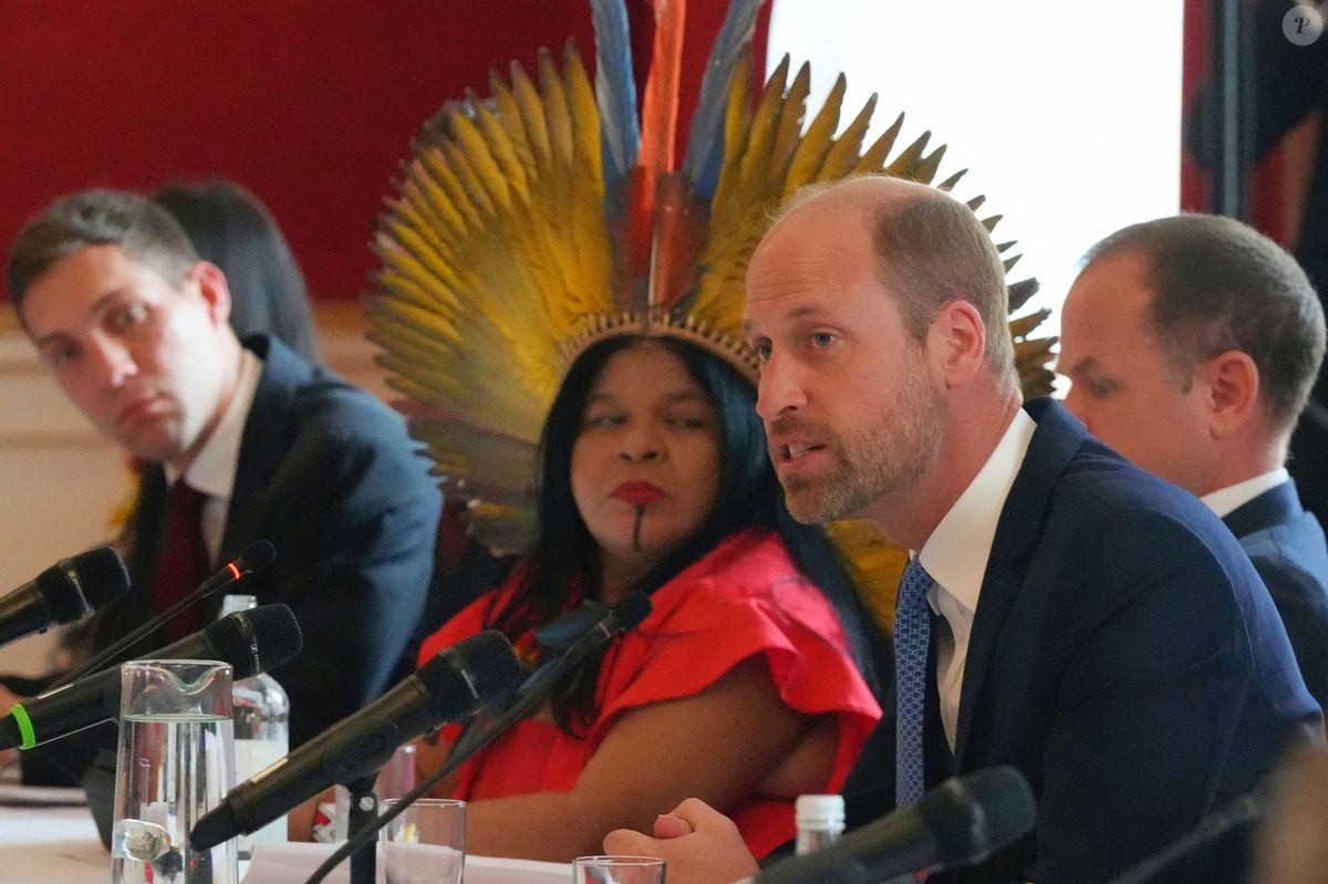 Photo : Le prince William, prince de Galles, participe à une table ...