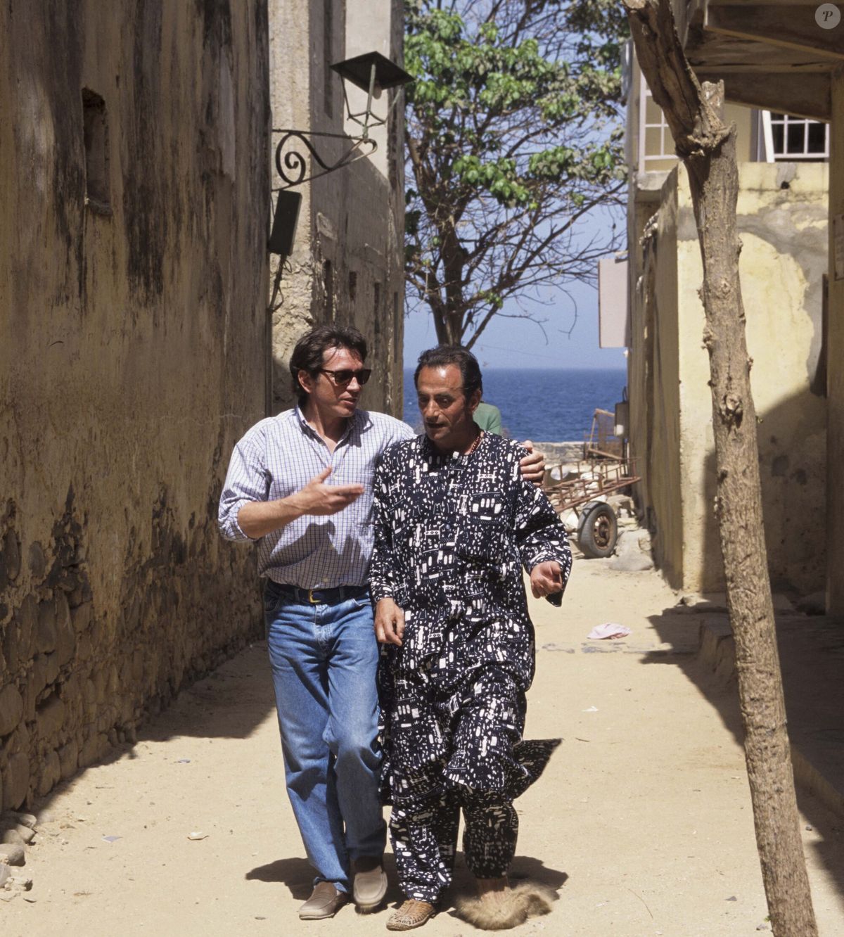 Photo : Richard Bohringer. Au Sénégal, à Gorée, l'équipe de l'émission ...