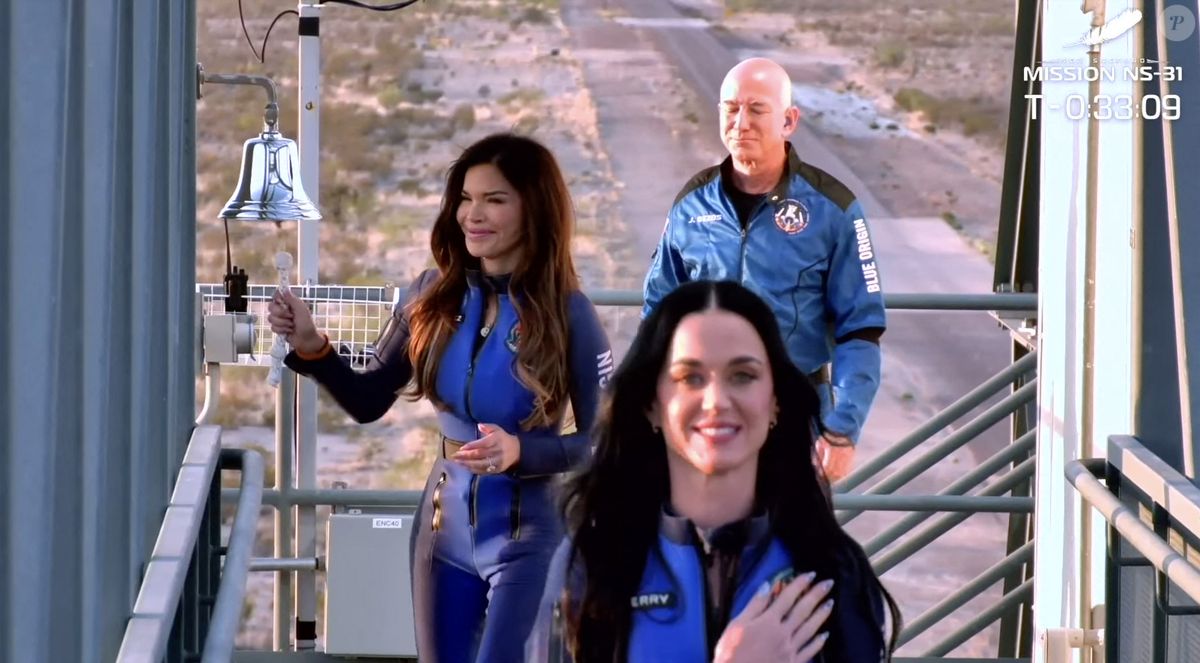 Photo : Picture MUST credit: Blue Origin Pop star Katy Perry and Lauren ...