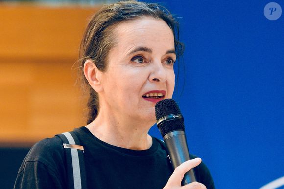 Amélie Nothomb : Rares photos de sa sœur Juliette, son sosie qui écrit ...