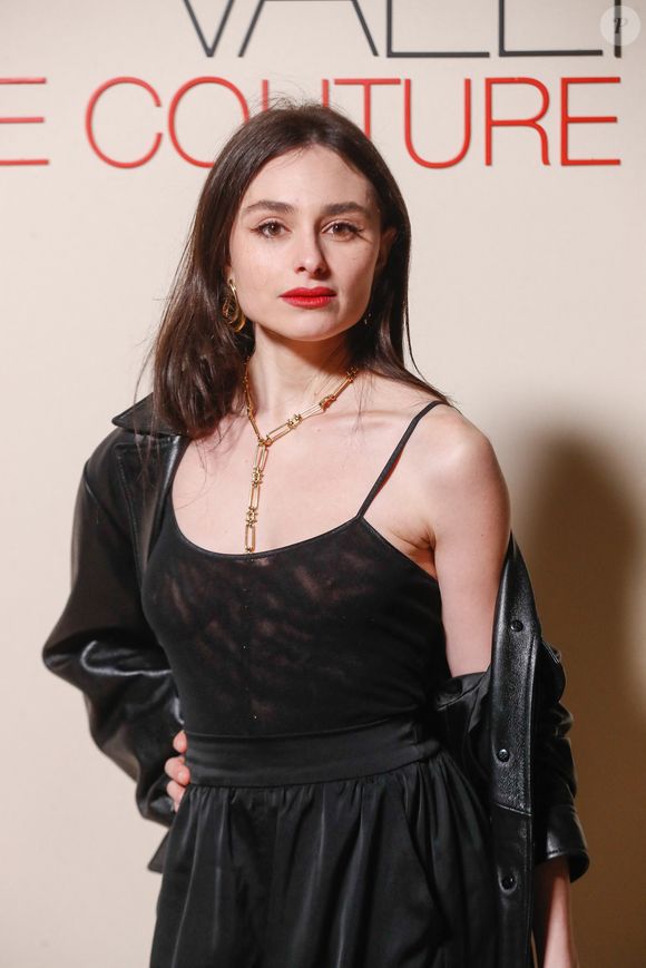 Esther Abrami a "quelque chose à vous annoncer” : à 28 ans, elle s ...