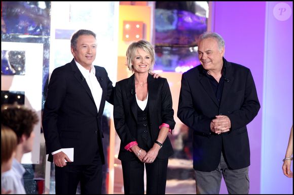EXCLU Laurent Cabrol, séparé de sa femme, vit seul dans une grande ...
