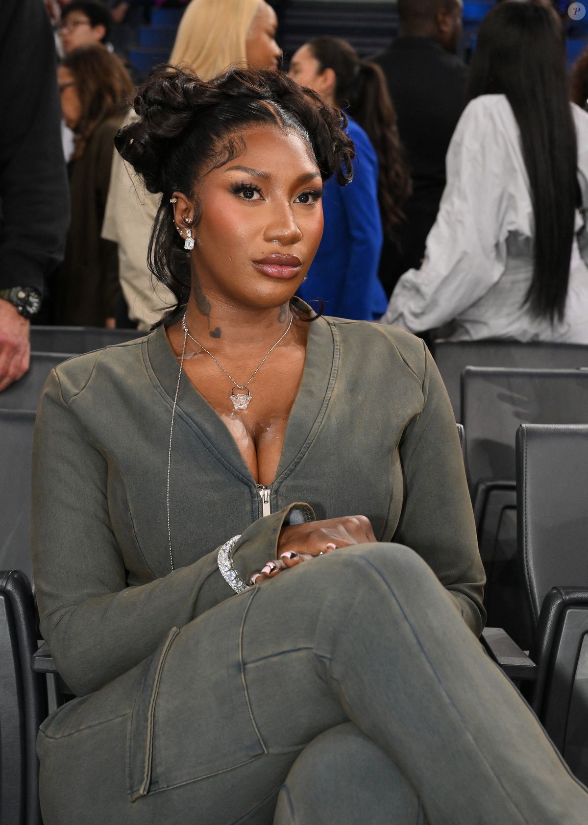 Photo : Aya Nakamura - Match de gala NBA Jam team Teddy Riner contre ...