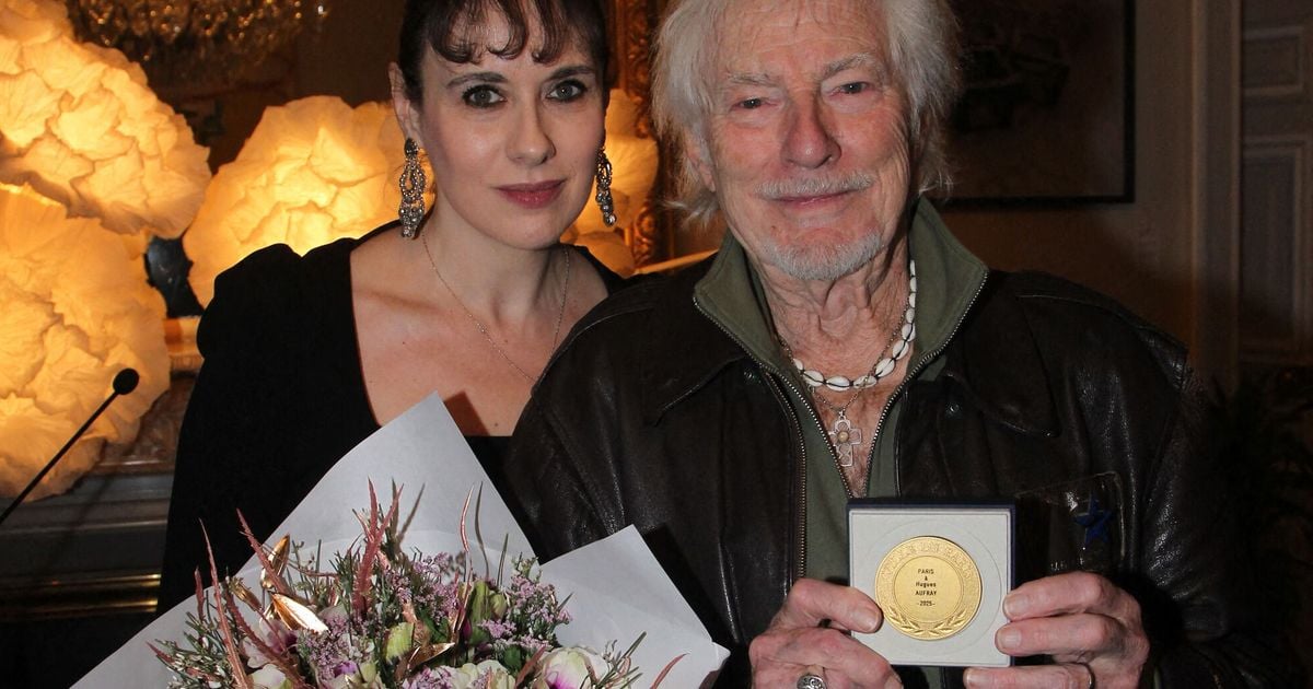 Hugues Aufray honoré : Sa femme Murielle, de 45 ans sa cadette, aux ...