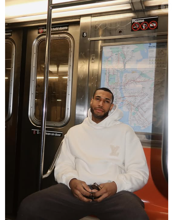 15 ans après Secret Story, la vie de Senna, l'ex d'Amélie Neten, n'est ...