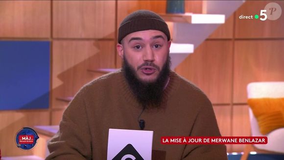 Photo : Merwane Benlazar lors de son passage sur le plateau de C à vous ...