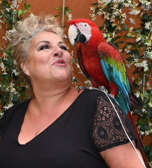 Photo : Marianne James pose au Village pendant les Internationaux de ...