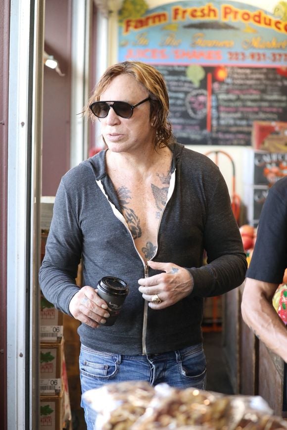 Mickey Rourke en détresse pour des raisons financières - Purepeople