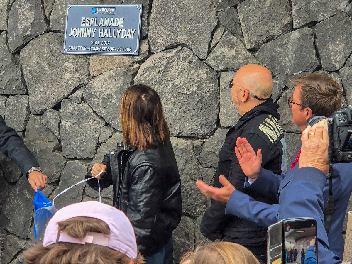 Photo : Laura Smet et Pascal Obispo lors de l'inauguration de l’esplanade Johnny Hallyday au ...