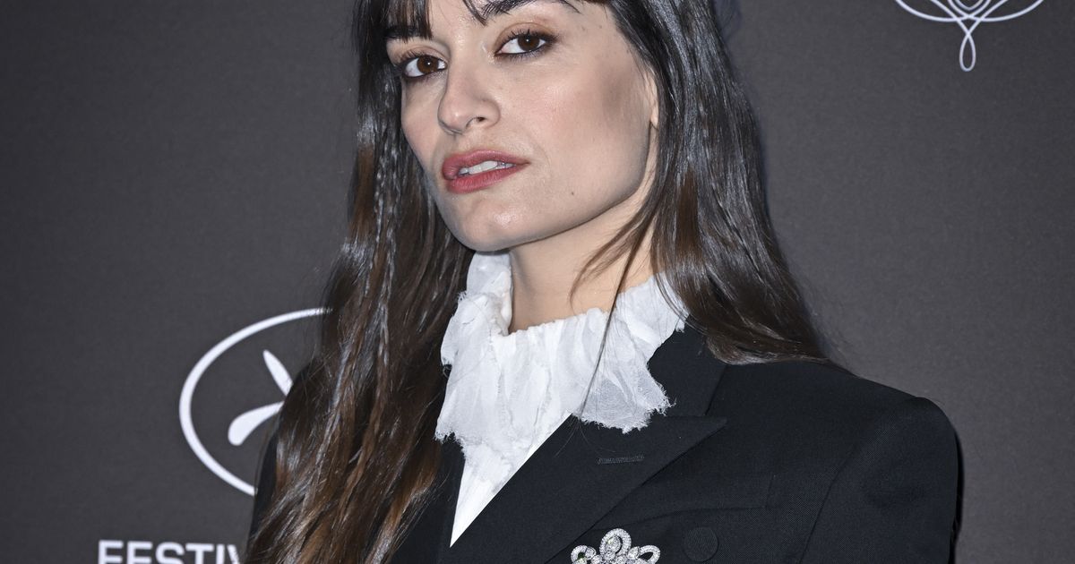 Clara Luciani : Sa chanson passe à la radio dans un taxi mais elle n ...