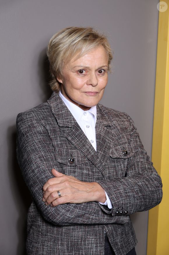 Muriel Robin brise le silence pour la première fois sur un pan de sa ...